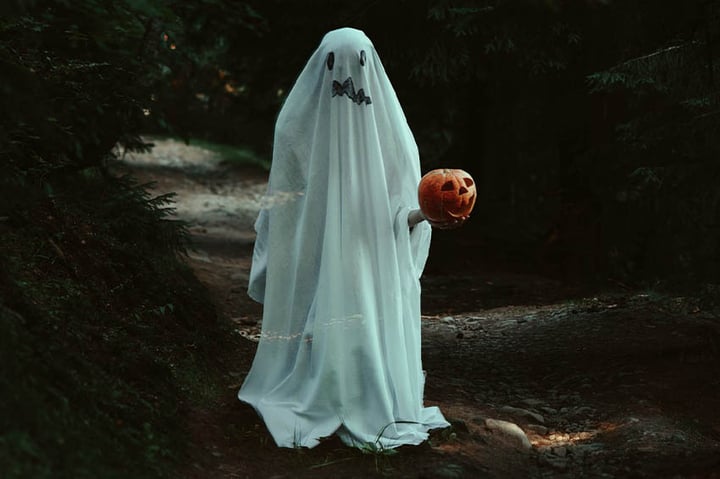 How to Fake a Ghost Photo in Photoshop | Envato Tuts+