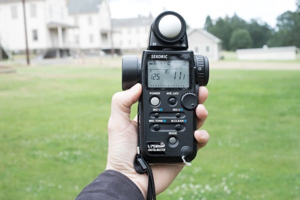 How to Use a Hand-Held Light Meter to Make Perfectly Exposed ...