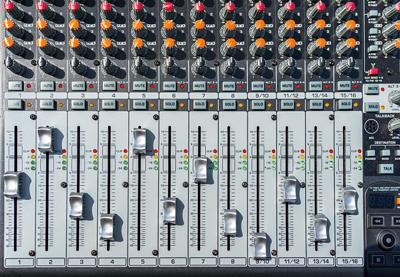 How to Use a Limiter to Boost Voice Recording Levels in DaVinci Resolve ...